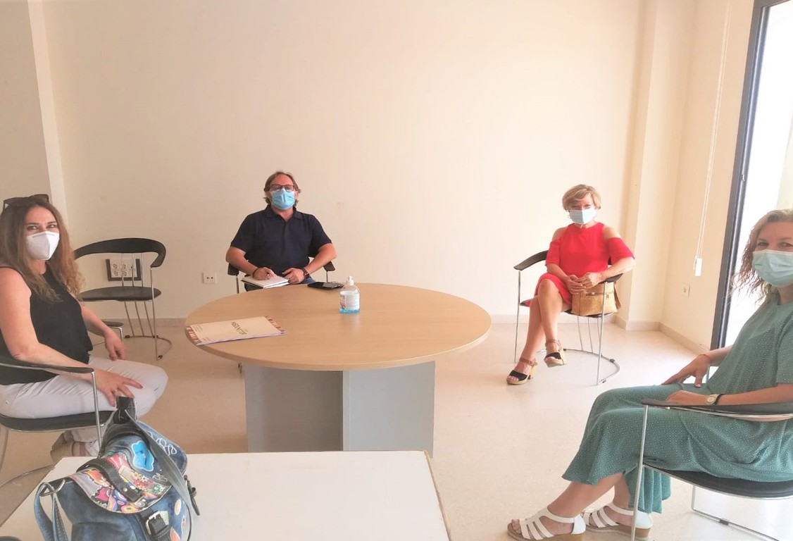 Carmen Collado conoce el proyecto de intervención psicosocial en el ...