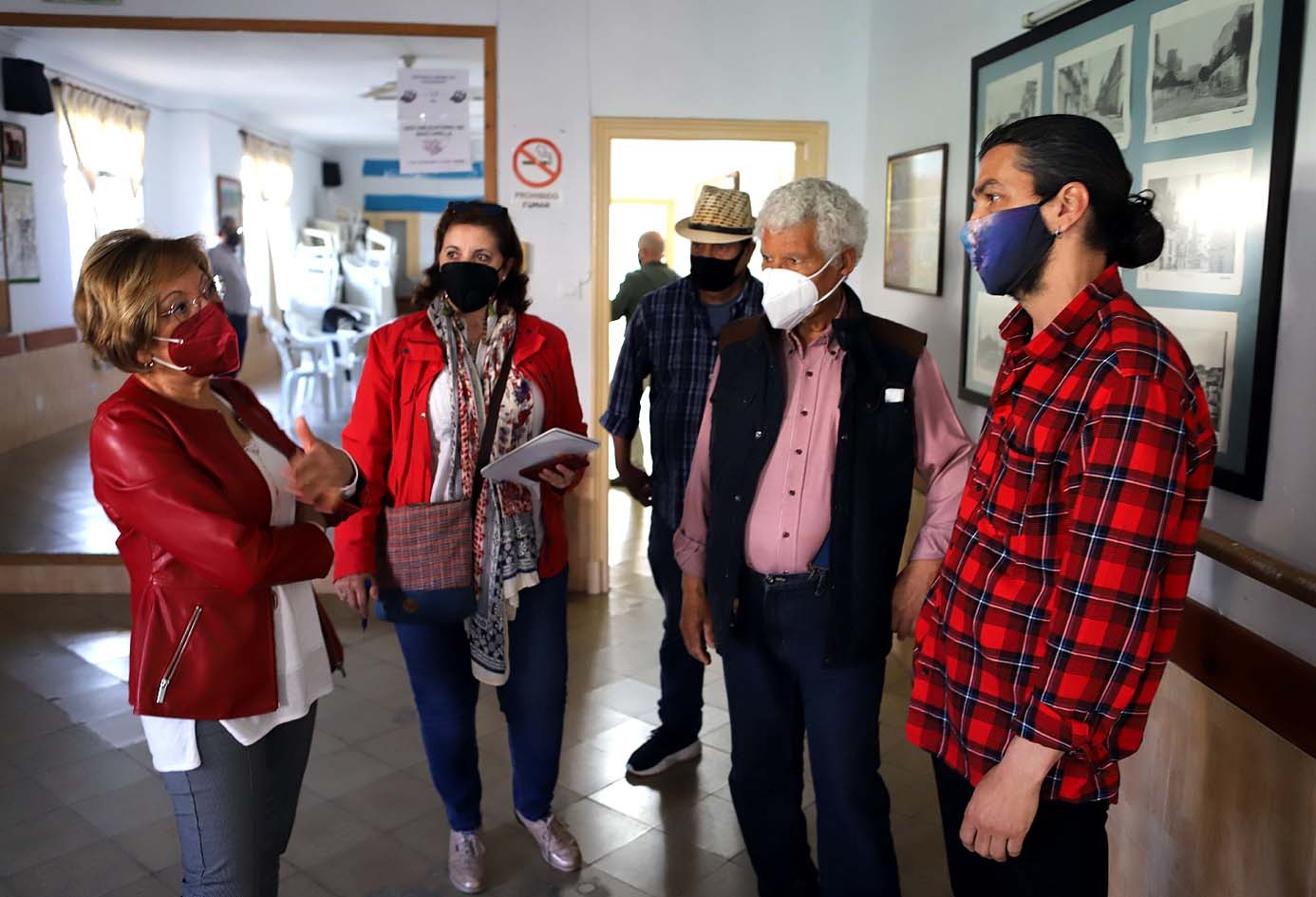 Carmen Collado conoce los proyectos de la AVV Aspiraciones de Picadueña