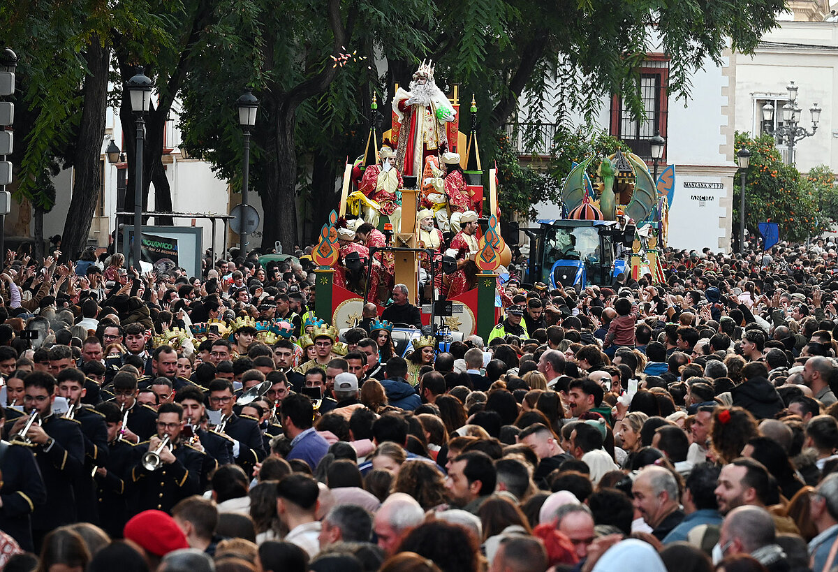 La Cabalgata de Reyes Magos 2026 recorrerá mañana el centro de Jerez ...