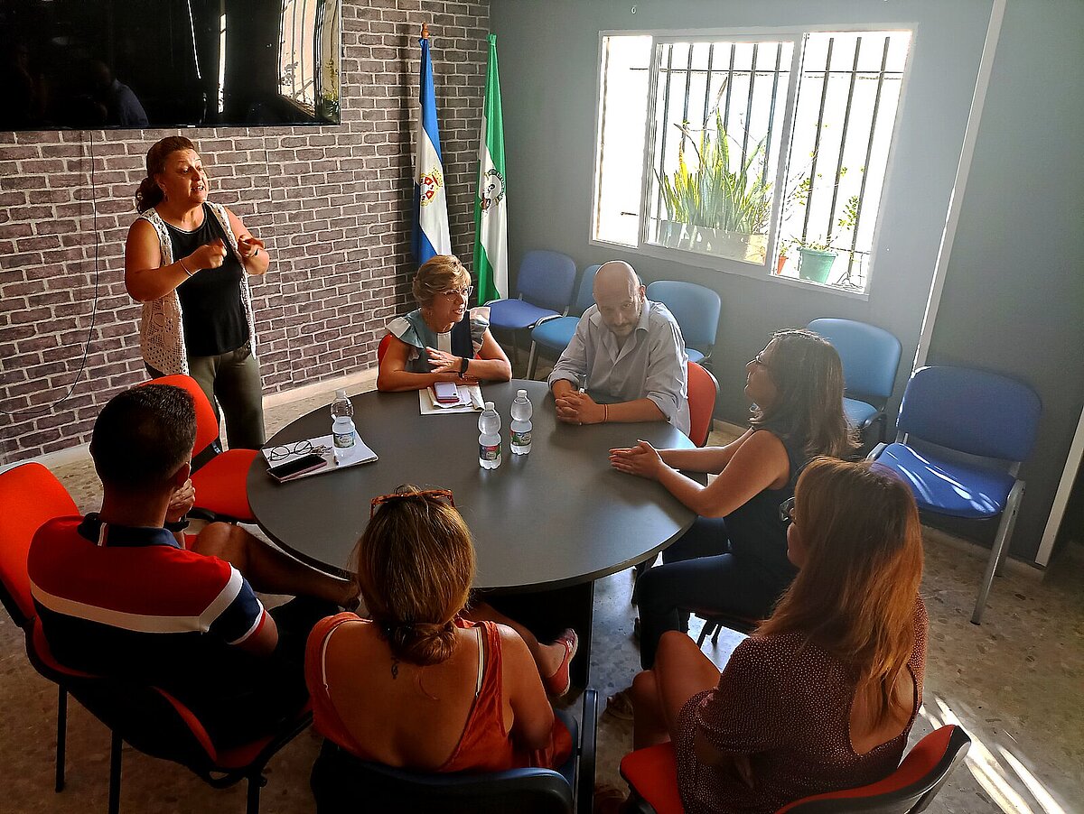Carmen Collado mantiene una primera toma de contacto con la nueva junta ...
