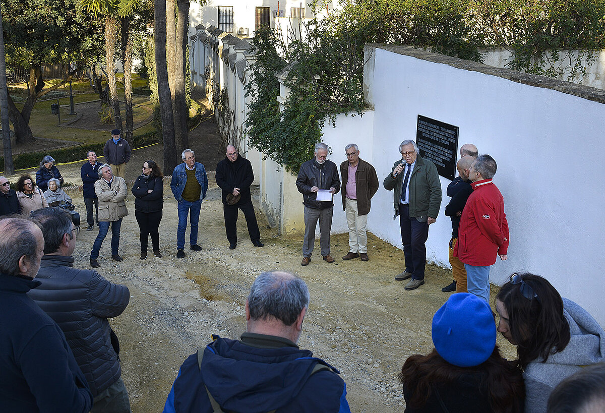 El Ayuntamiento de Jerez recuerda a las personas represaliadas por el franquismo con una placa ...