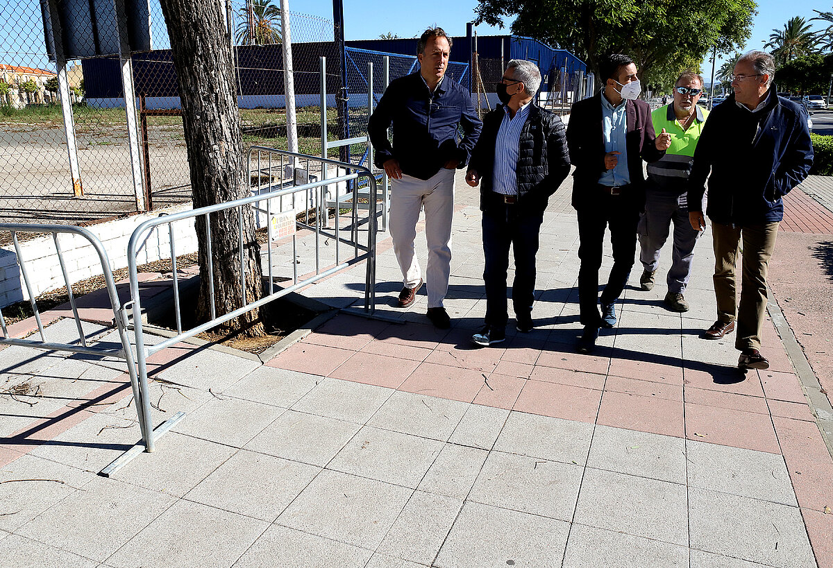 El Ayuntamiento inicia la reforma integral de acerados de la avenida de La Granja entre ...