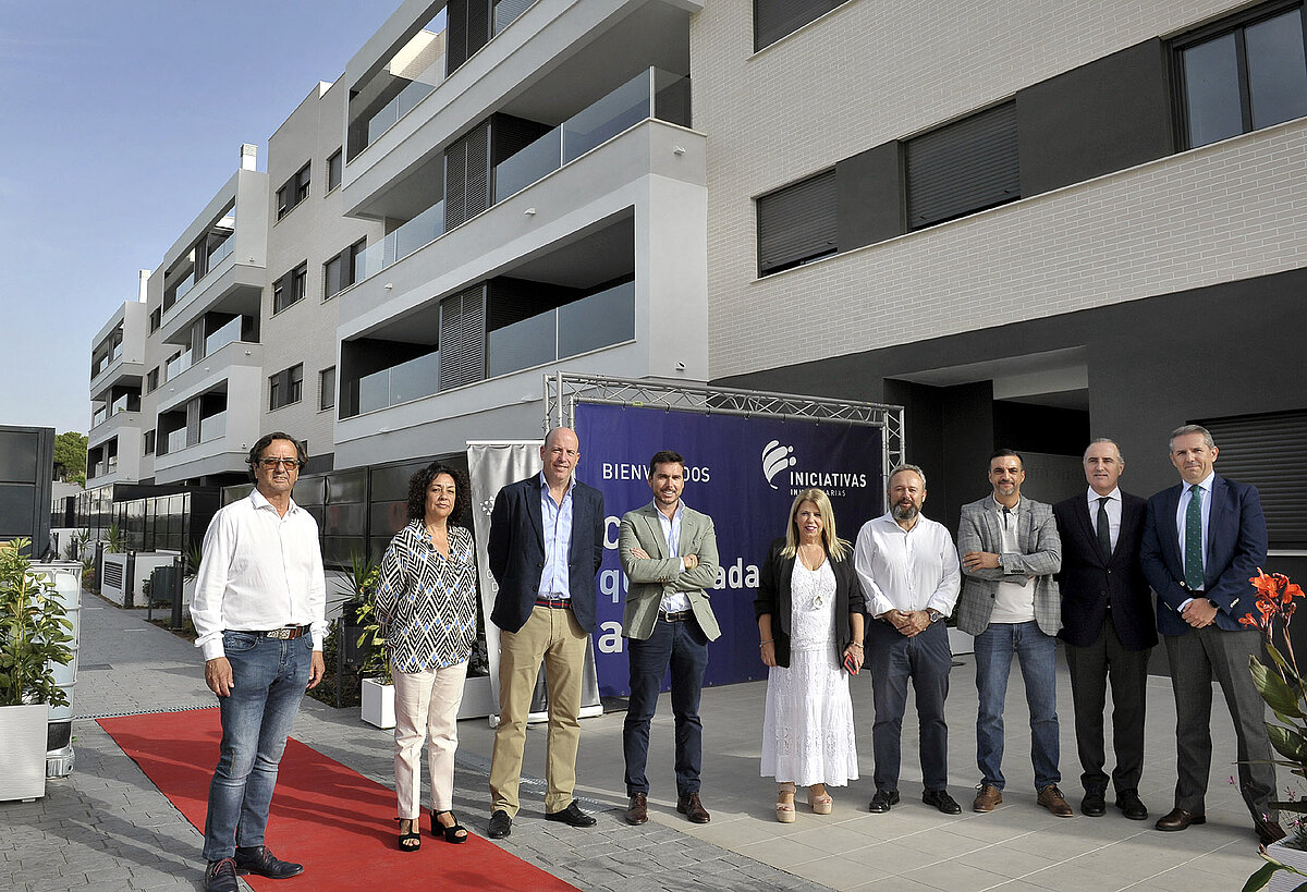 La alcaldesa visita la nueva promoción de 55 viviendas de Residencial ...